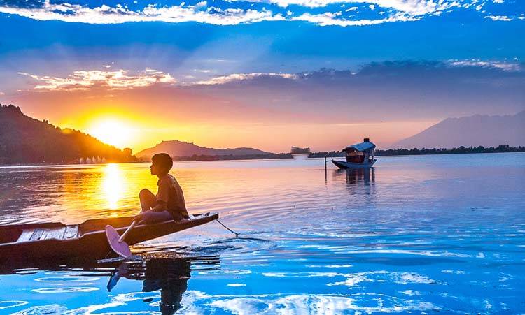 Complete information About Nagin Lake - Kashmir Tour Travel